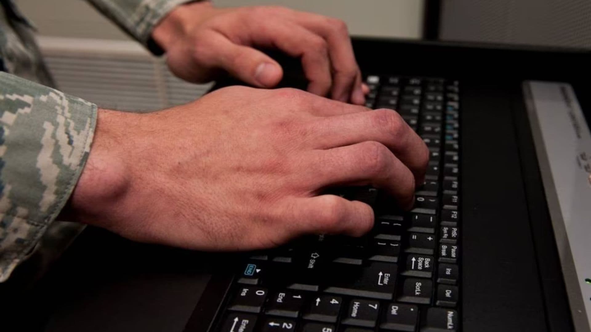 DOD SAFE vs. Commercial File Sharing Services